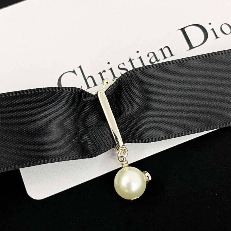 Discounted Christian Dior Necklaces