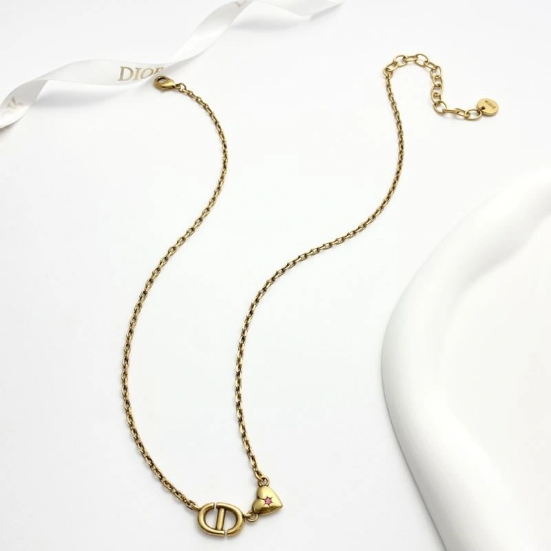 Bargain Christian Dior Necklaces