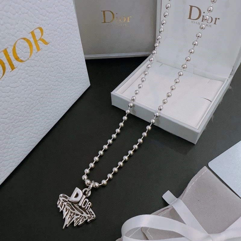Top match Christian Dior Necklaces