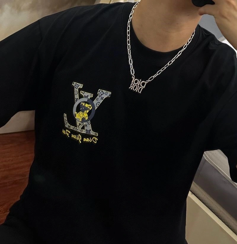 Indistinguishable Christian Dior Necklaces