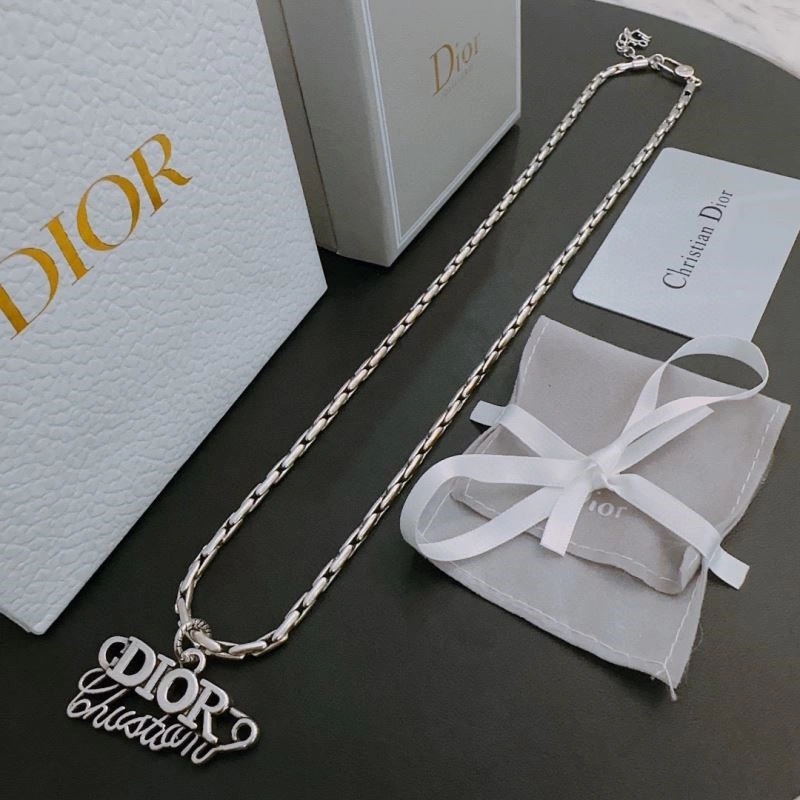 Discounted Christian Dior Necklaces