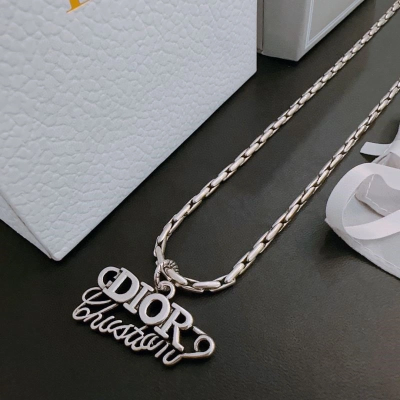 Discounted Christian Dior Necklaces