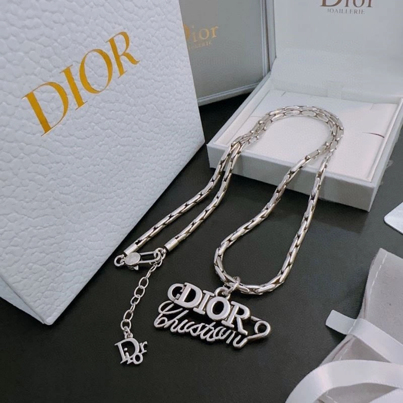 Discounted Christian Dior Necklaces