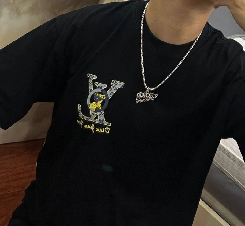 Discounted Christian Dior Necklaces