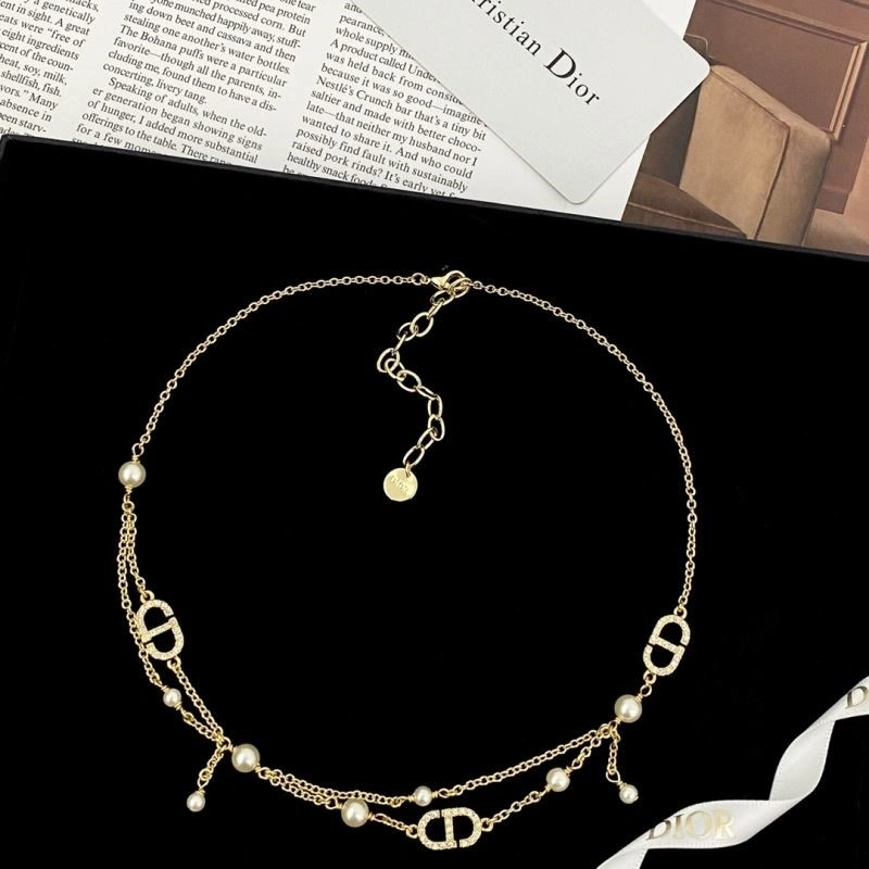 Low-cost Christian Dior Necklaces