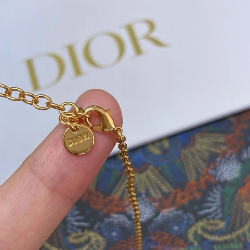 High fidelity Christian Dior Necklaces