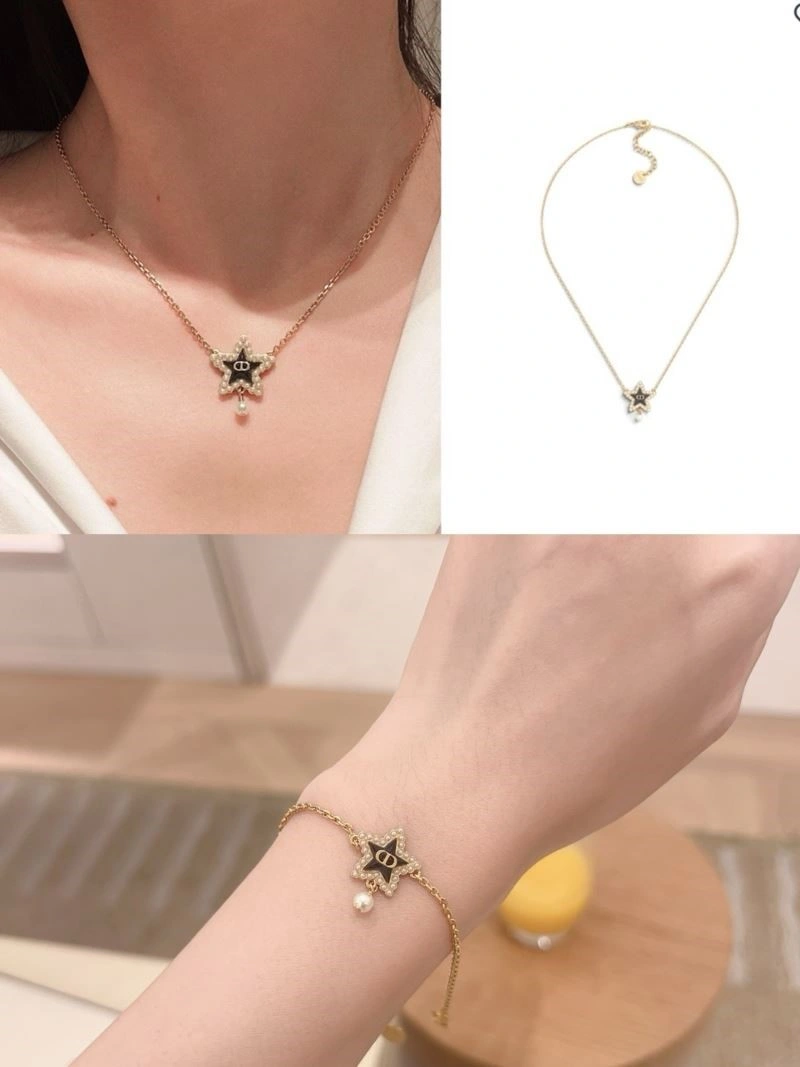 High fidelity Christian Dior Necklaces