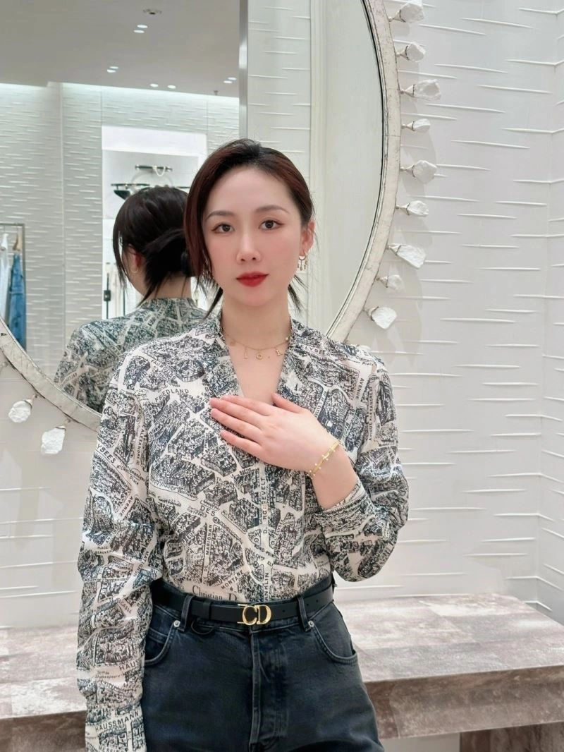 Reasonably priced Christian Dior Necklaces