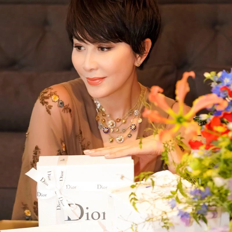 High fidelity Christian Dior Necklaces
