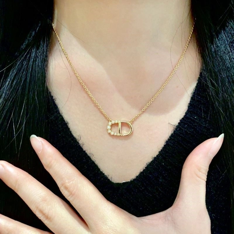 Economical Christian Dior Necklaces