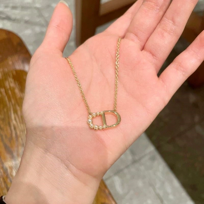 Economical Christian Dior Necklaces