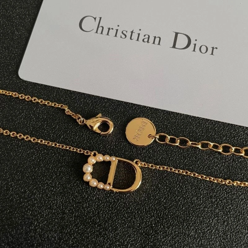 Economical Christian Dior Necklaces