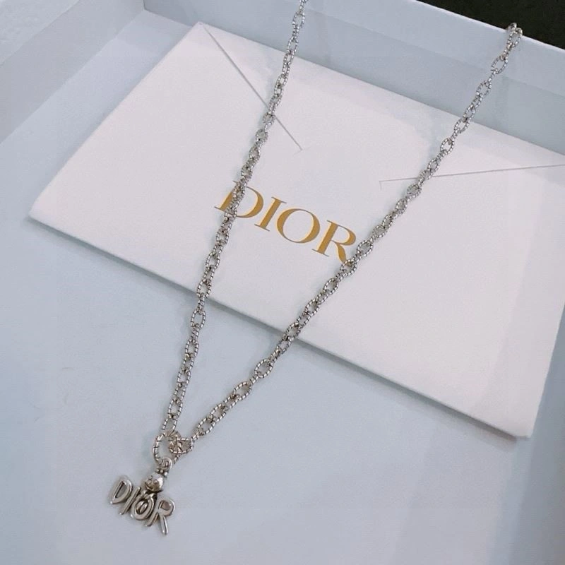 Top match Christian Dior Necklaces