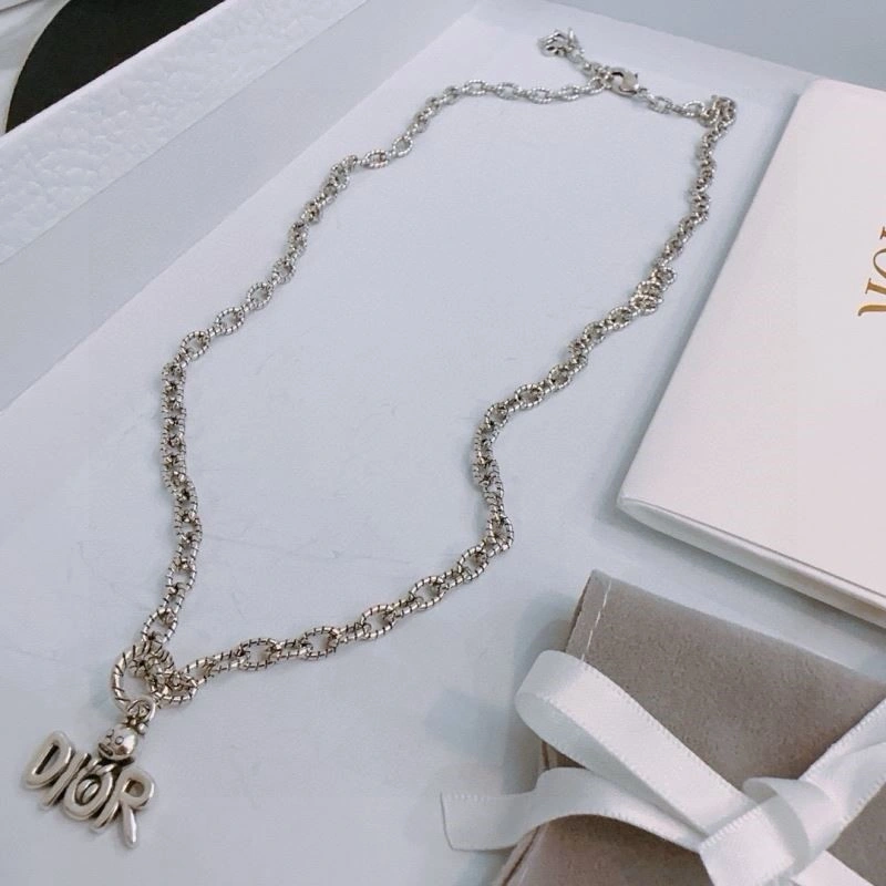 Top match Christian Dior Necklaces