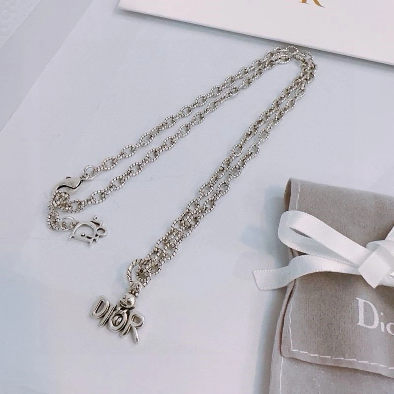 Top match Christian Dior Necklaces