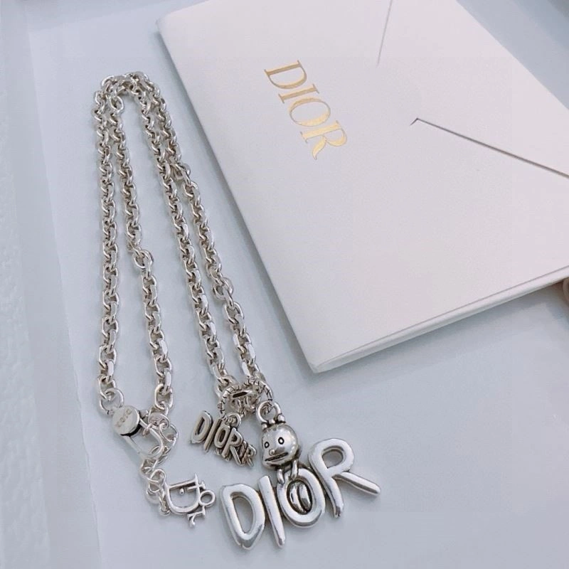 Top match Christian Dior Necklaces