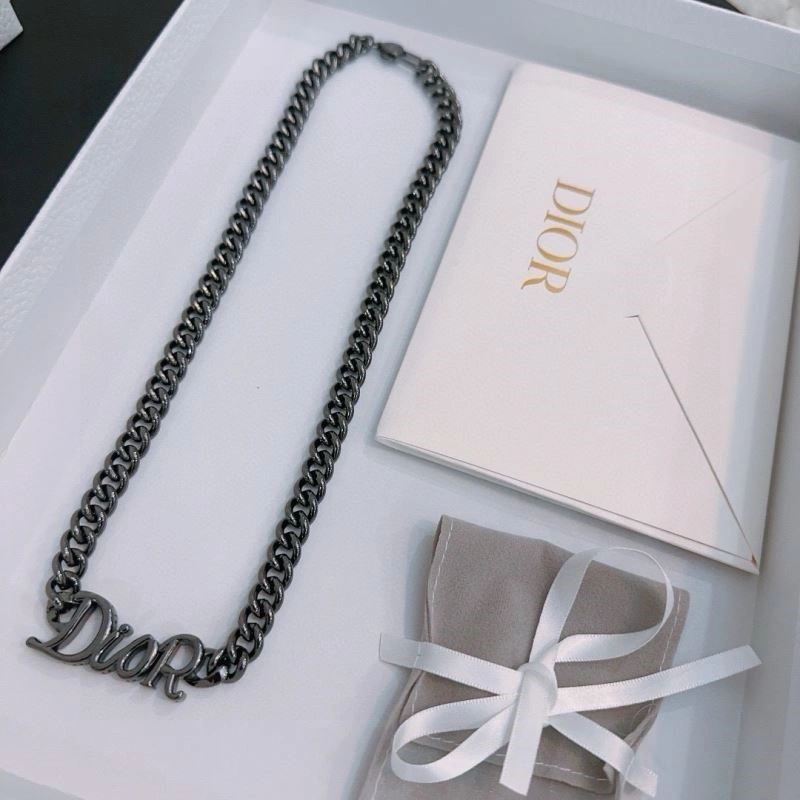 Bargain Christian Dior Necklaces