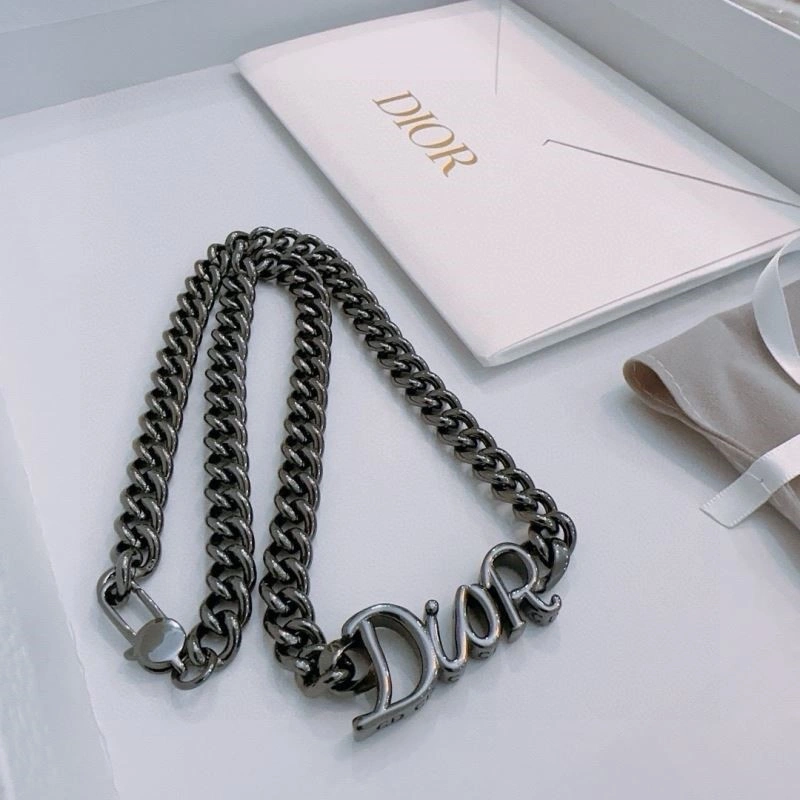 Bargain Christian Dior Necklaces