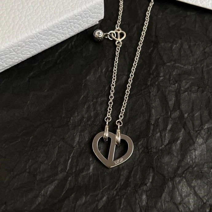 Cut-rate Christian Dior Necklaces