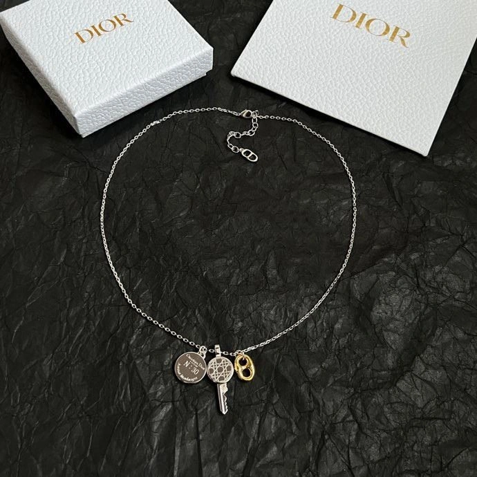 1:1 copy Christian Dior Necklaces