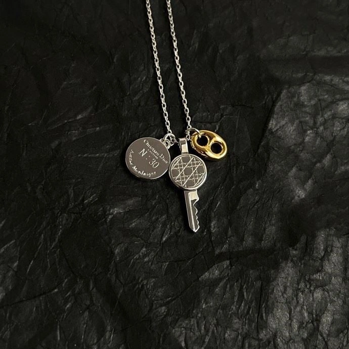 1:1 copy Christian Dior Necklaces