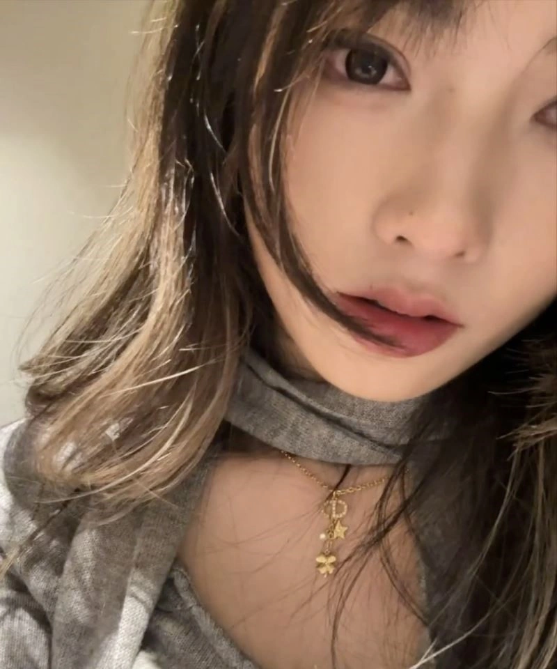 Economical Christian Dior Necklaces
