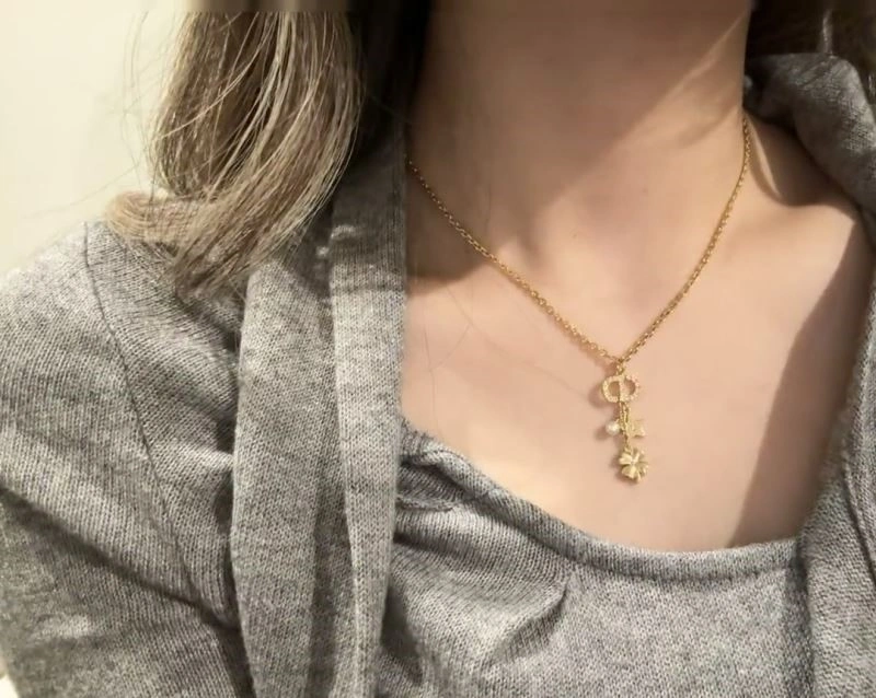 Economical Christian Dior Necklaces