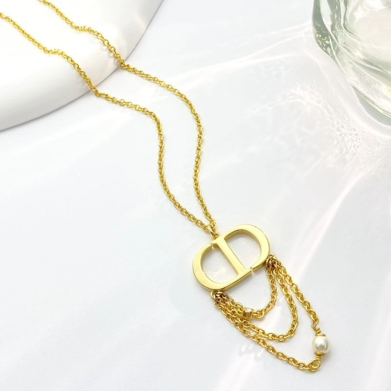 Accurate model Christian Dior Necklaces