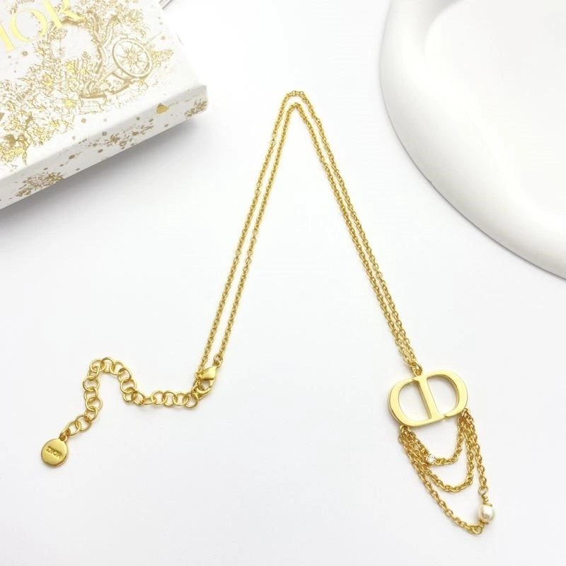 Accurate model Christian Dior Necklaces