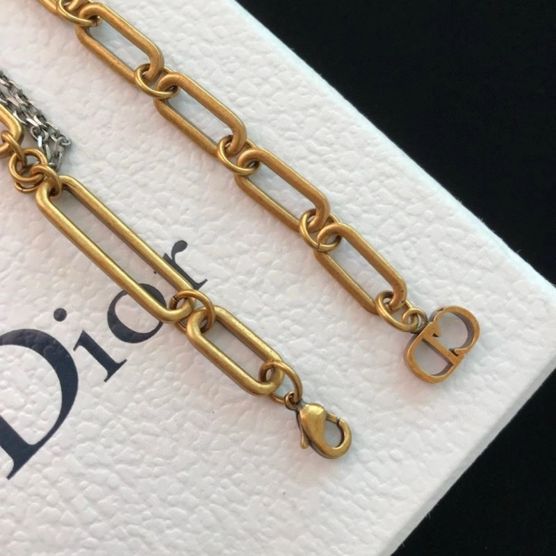 Low-cost Christian Dior Necklaces