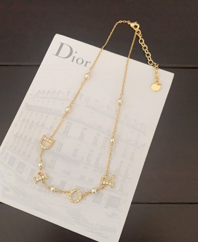 Accurate model Christian Dior Necklaces