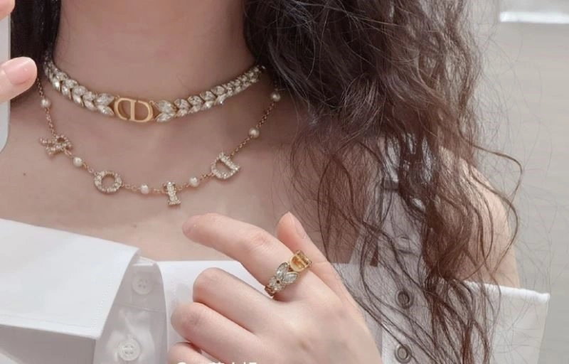 Top mirror Christian Dior Necklaces