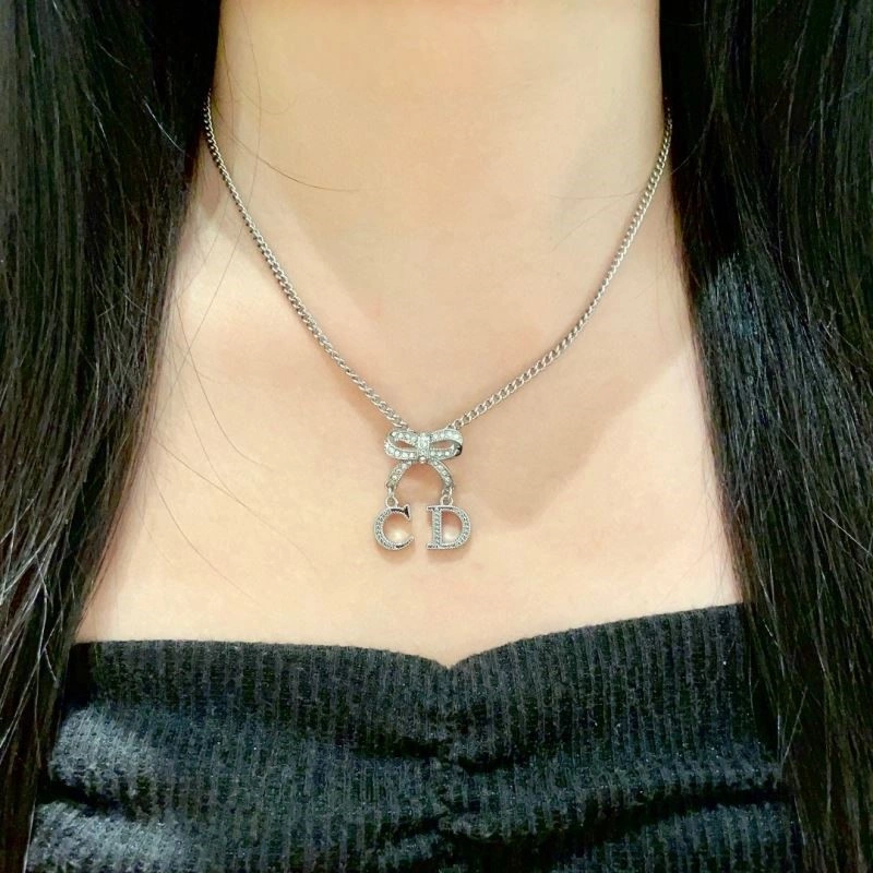 Discounted Christian Dior Necklaces