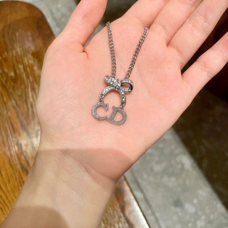 Discounted Christian Dior Necklaces