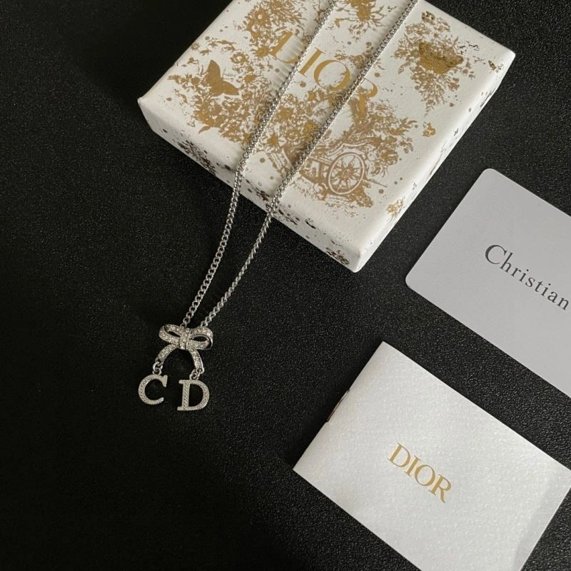 Discounted Christian Dior Necklaces