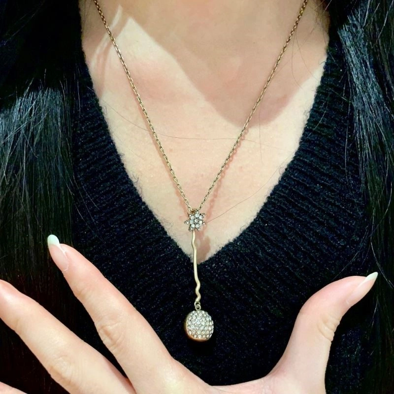 Discounted Christian Dior Necklaces