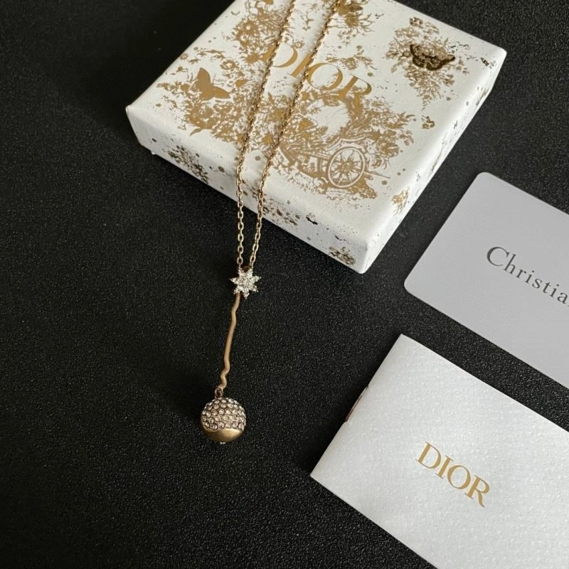Discounted Christian Dior Necklaces