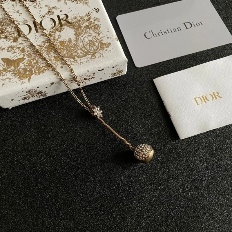 Discounted Christian Dior Necklaces