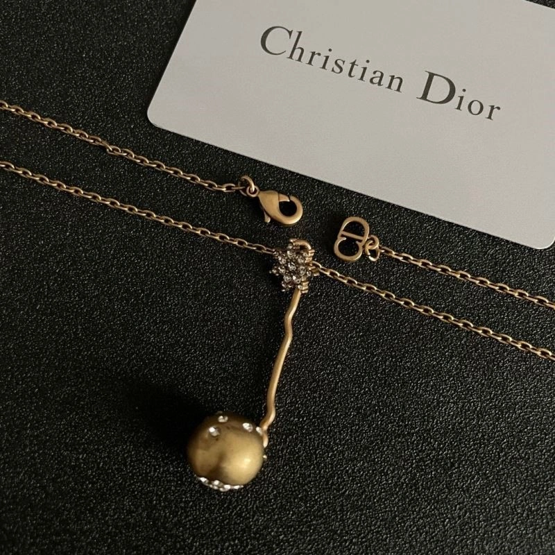 Discounted Christian Dior Necklaces