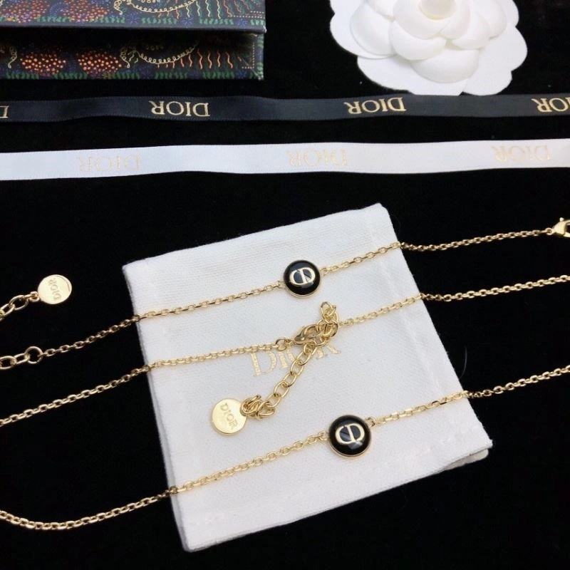 High fidelity Christian Dior Necklaces