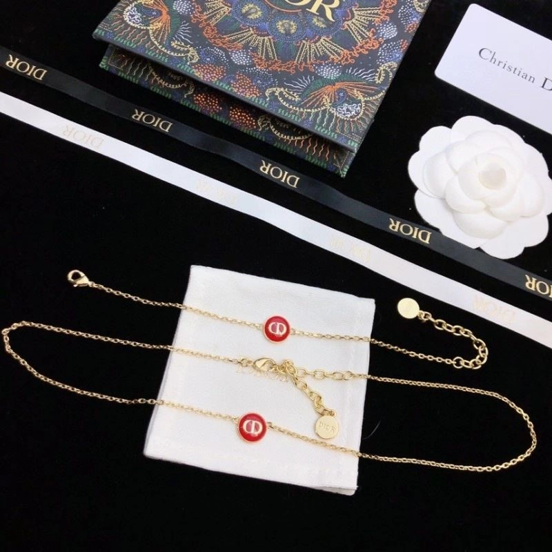 High fidelity Christian Dior Necklaces