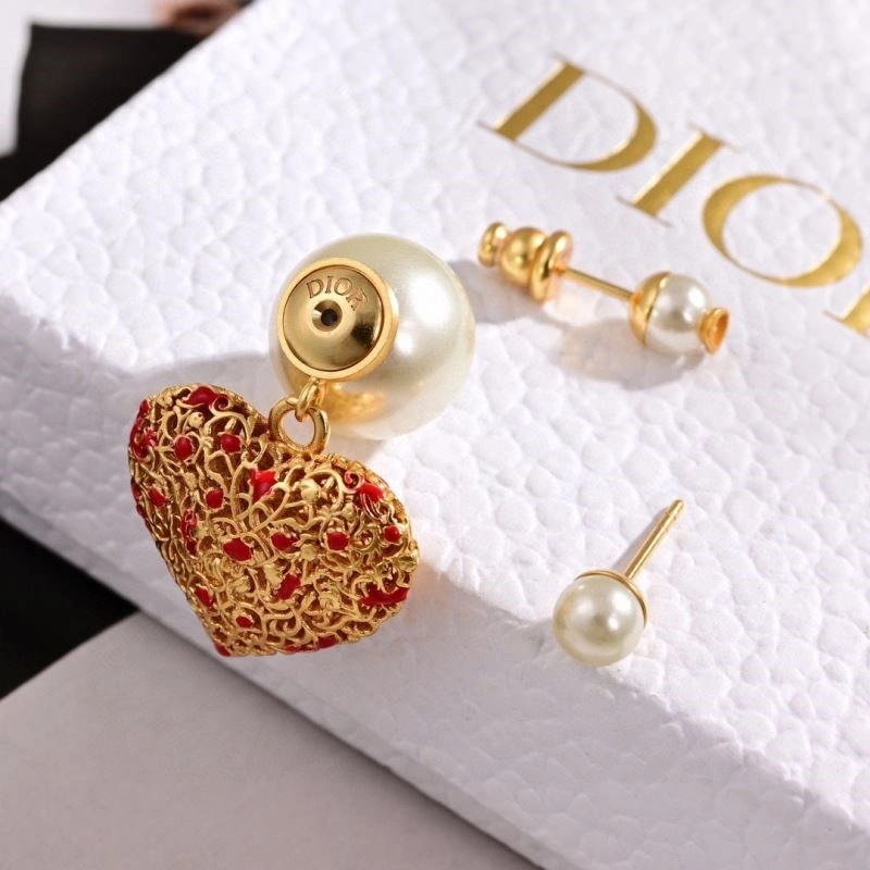 Accurate model Christian Dior Necklaces