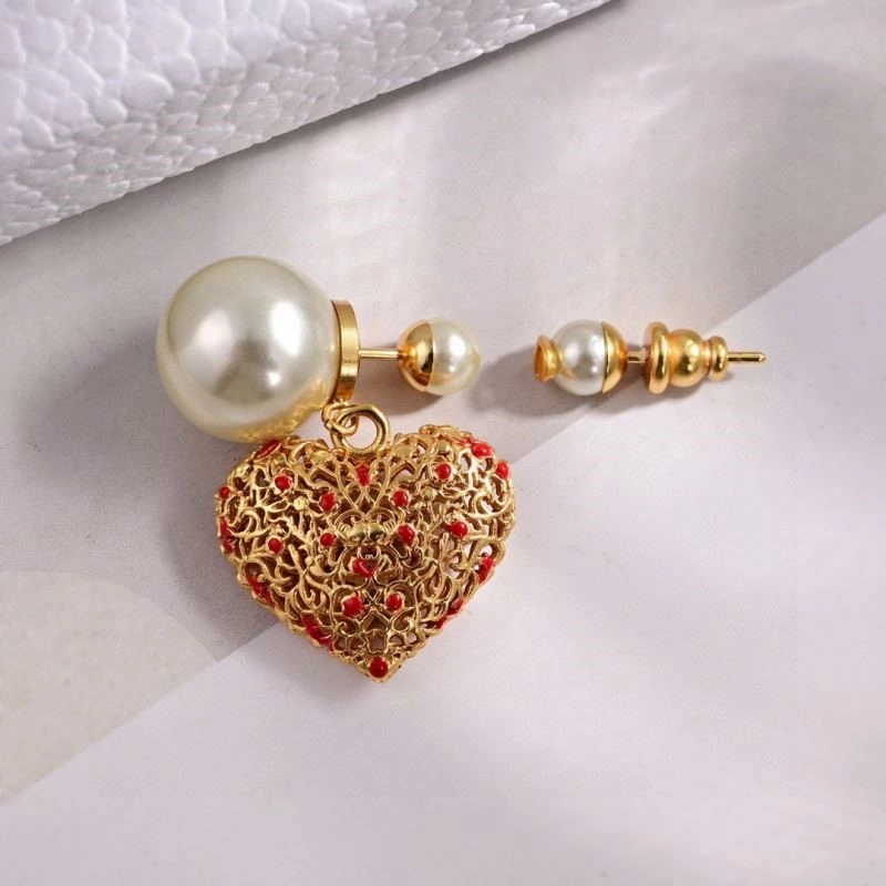 Accurate model Christian Dior Necklaces