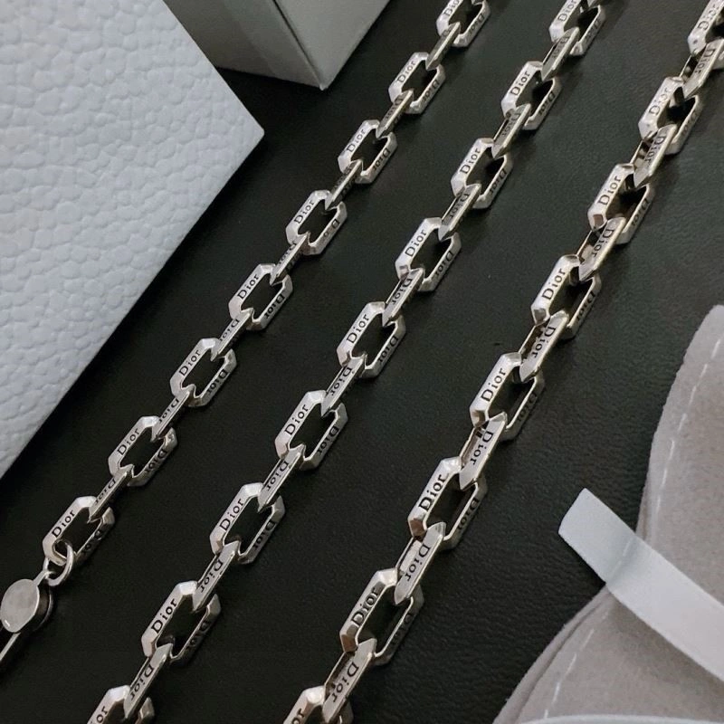 Factory-made Christian Dior Necklaces