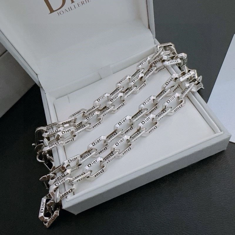 Factory-made Christian Dior Necklaces