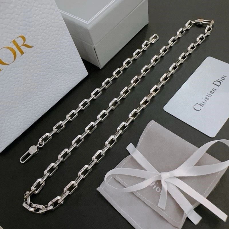 Factory-made Christian Dior Necklaces