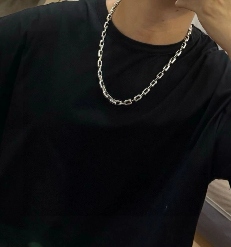 Factory-made Christian Dior Necklaces