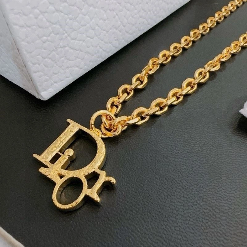 Economical Christian Dior Necklaces