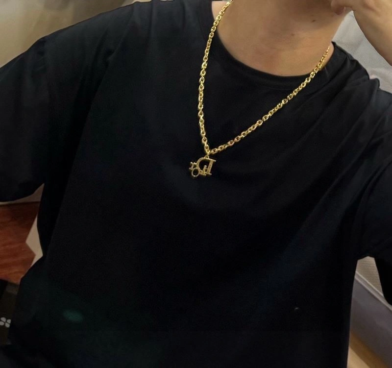 Economical Christian Dior Necklaces