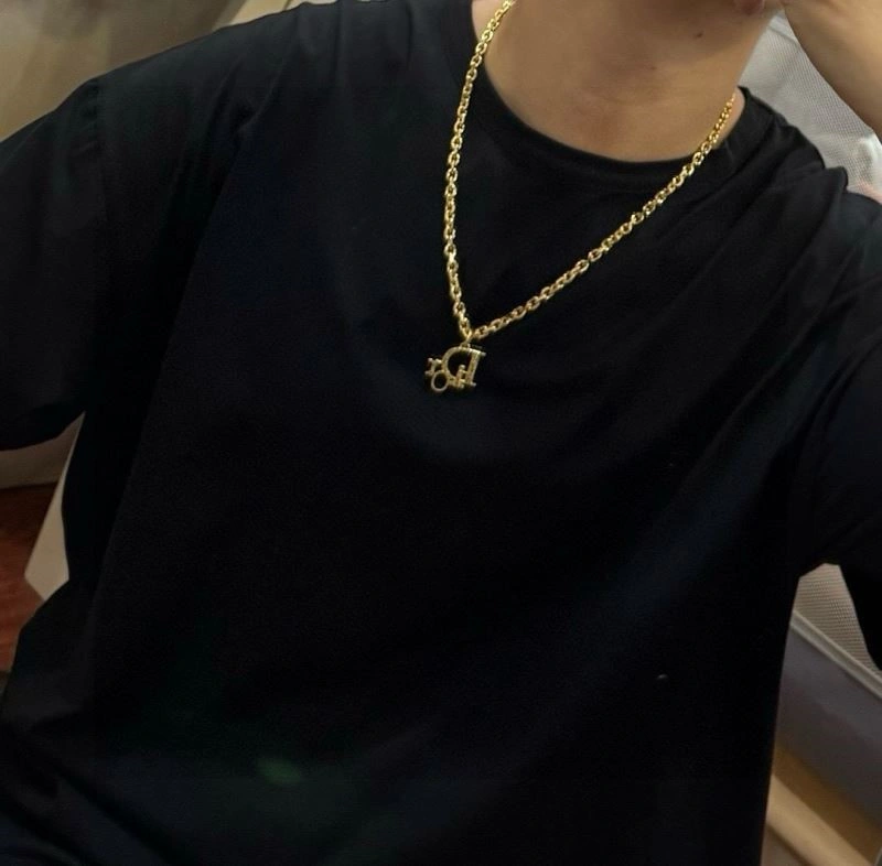 Economical Christian Dior Necklaces